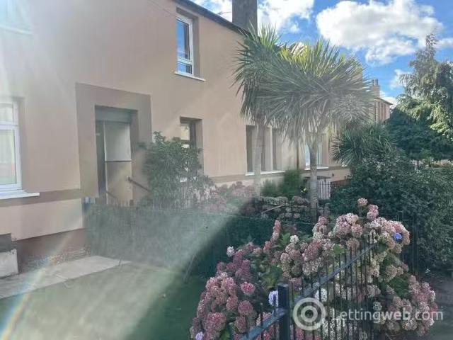 Deal! Property to rent in Fleming Gardens South, Coldside, Dun.