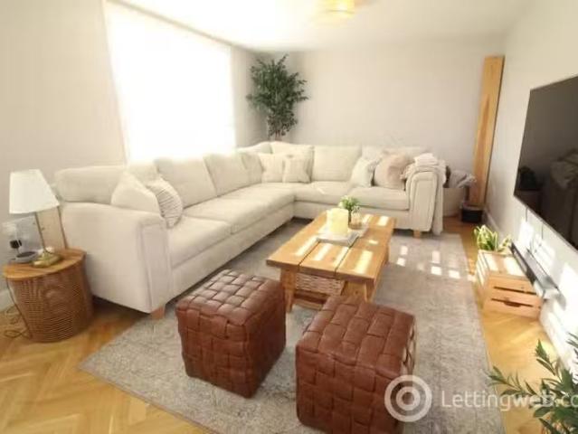 Cheap Property to rent in Moffat Gardens, Dargavel Village