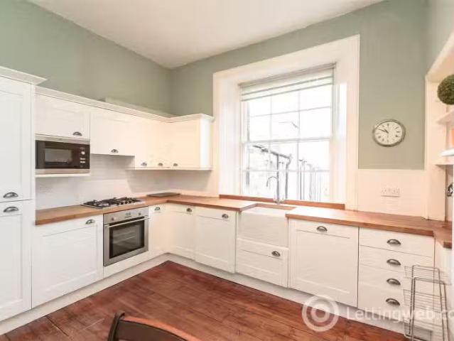 Deal! Property to rent in Montgomery Street, Edinburgh, EH7