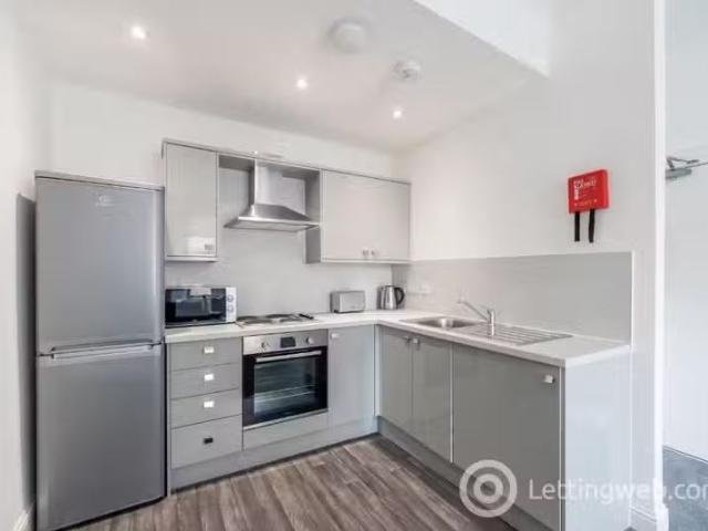 Cheap Property to rent in Newton Street, Edinburgh, EH11