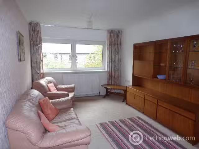 For Rent! Property to rent in Ruthrieston Gardens, First floor.