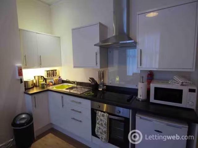 Charming Property to rent in Wallfield Place, Ground Left, AB25