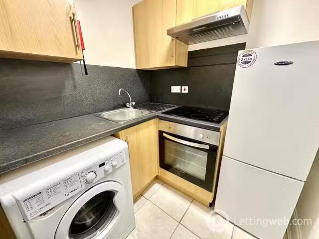 For Rent! Property to rent in West Graham Street, Cowcaddens.