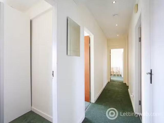 Charming Property to rent in Westfield Court, Edinburgh