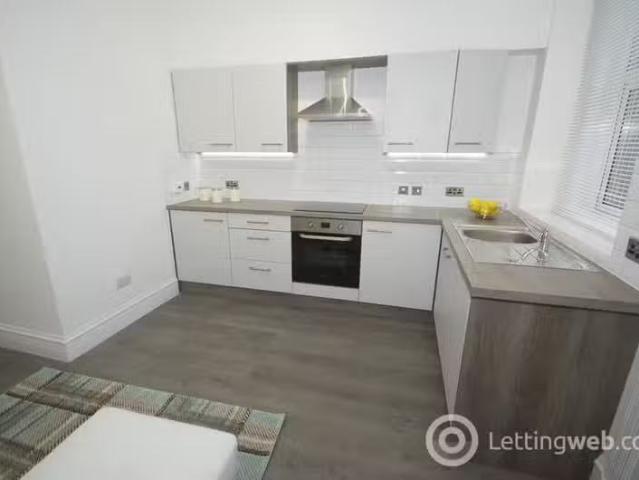 For Rent! Property to rent in Union Grove, Ground Floor Right.