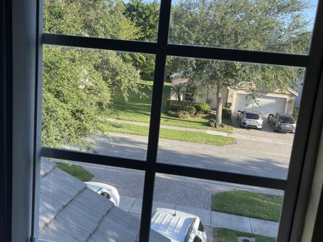Nice quiet and spacious room for rent