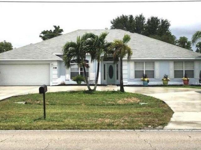 Nice room available in large 3,000+ sq’ house