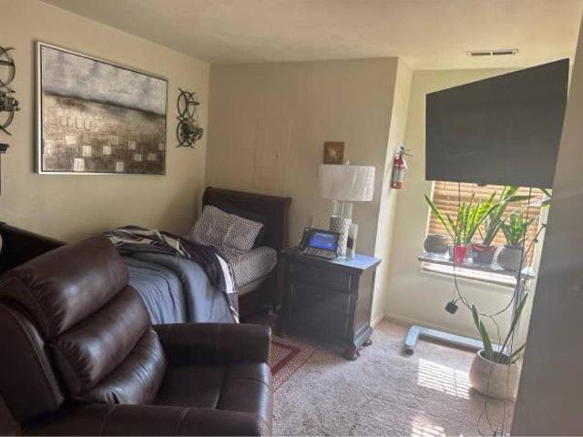 NICE ROOM AVAILABLE