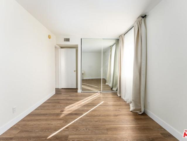 Nice Room in Granda Hills