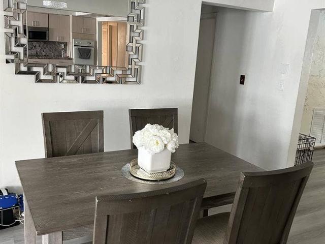 Nice Room in Pembroke Lakes
