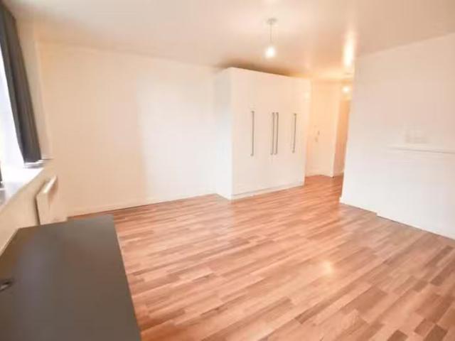 Nice Studio flat for rent in Erskine Street, Leicester, LE1