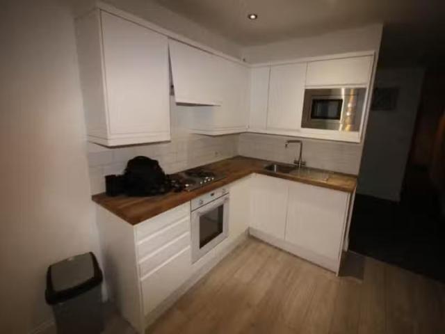Unique Studio flat for rent in James Street, Bradford, West Y.