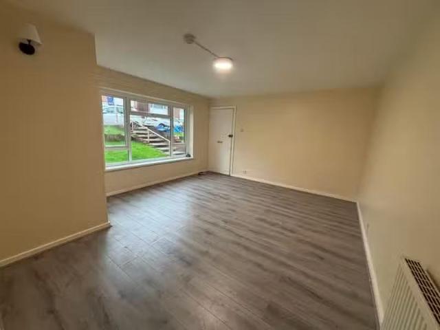 Cheap Studio flat for rent in Woolaston Avenue, Cardiff City.