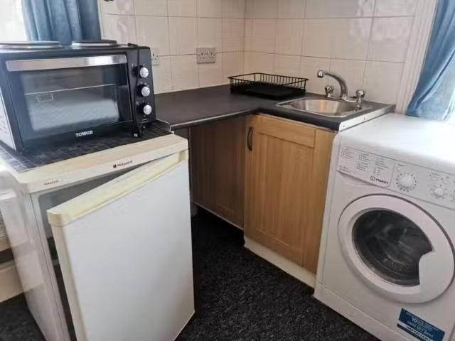 Rental! Studio flat for rent in 1 bedroom First Floor Studio i.
