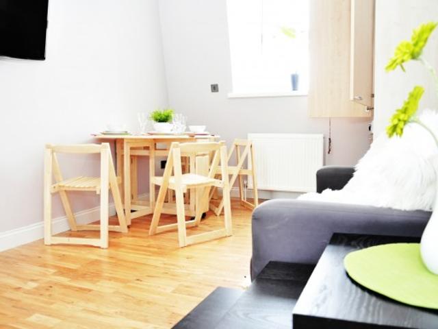 Nice Studio Notting Hill! Bills included! £345 PW Pads for Students