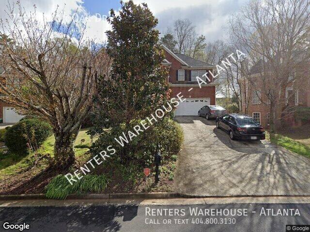 Nice spacious Three level home with a full kitchen in the basement