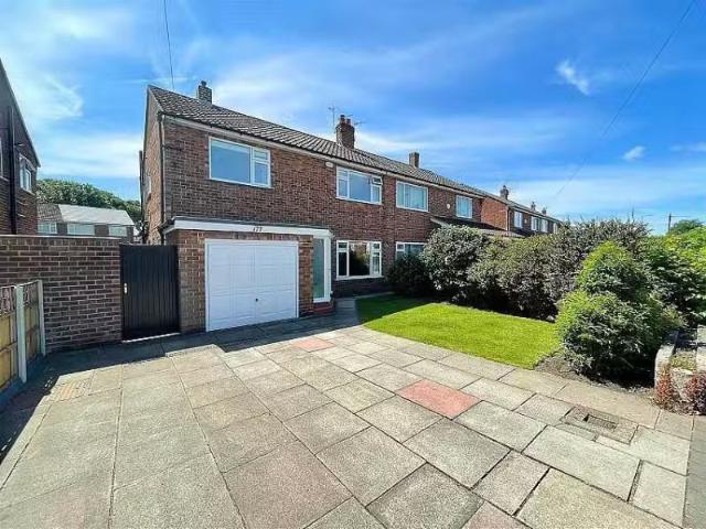 Charming Wythenshawe Road, Manchester, 3 bedroom, Semi Detached