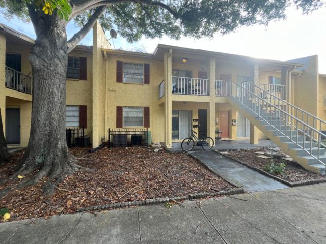 Nice 1/1 apartment move in now no rent till January