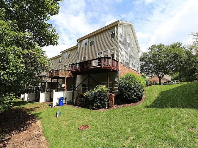 Nice 1,500 sqft Basement with private bathroom