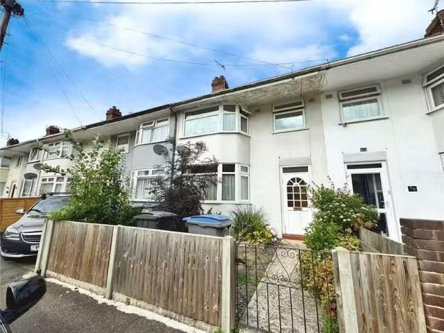 Rental! 1 BA 3 bedroom Mid Terrace House to rent, Alfred Road.