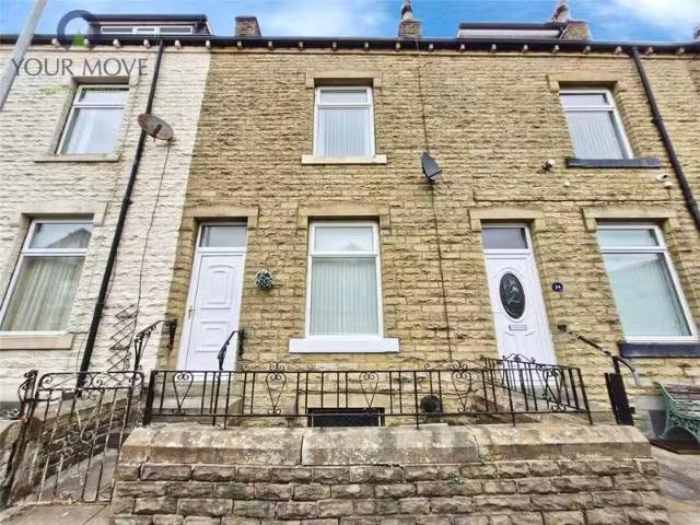 Unique 1 BA 3 bedroom Mid Terrace House to rent, Fell Lane, Ke.