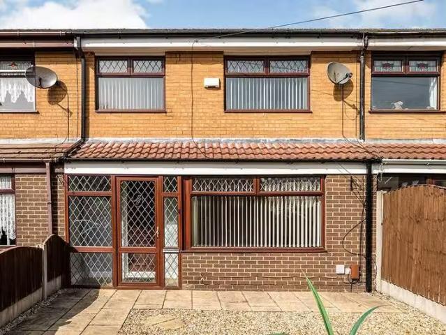 Just in! 1 BA 3 bedroom Mid Terrace House to rent, Worsley Str.