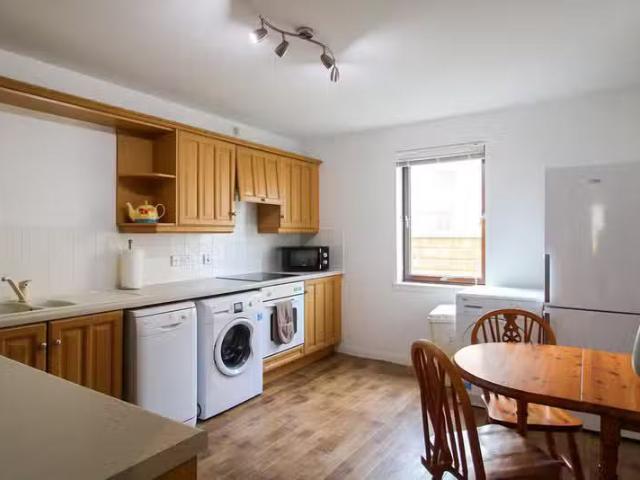 Nice 1 BA 3 bedroom apartment for rent in Links View, Aberdeen.