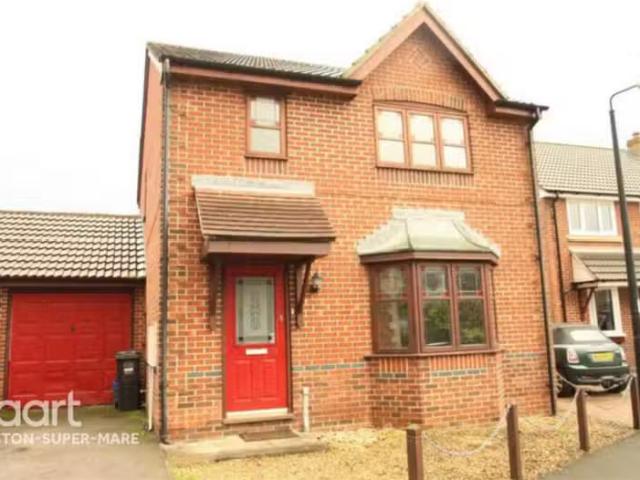 Nice 1 BA 3 bedroom detached house for rent in Azalea Road, We.