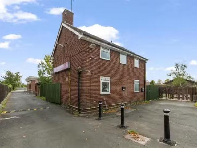 Deal! 1 BA 3 bedroom detached house for rent in Tyburn Road, B.