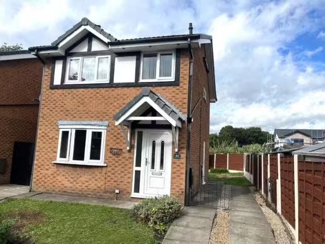 New 1 BA 3 bedroom detached house for rent in Woodhill Fold, B.
