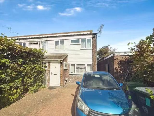 New 1 BA 3 bedroom End Terrace House to rent, Lanridge Road, L.