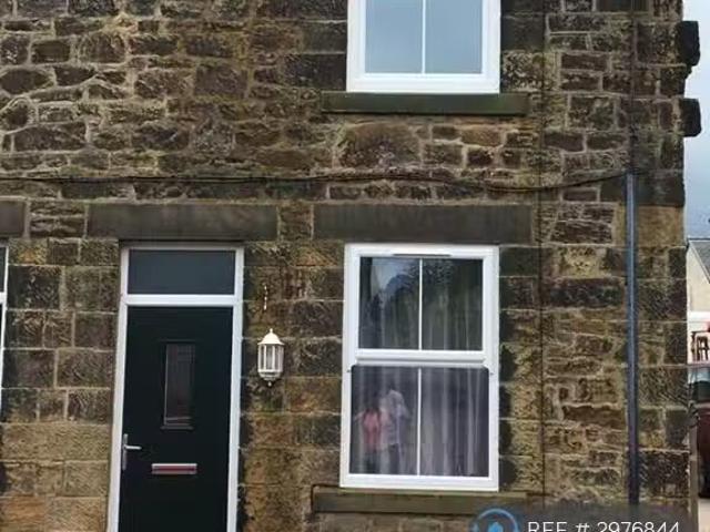 Cheap 1 BA 3 bedroom end of terrace house for rent in North Vi.