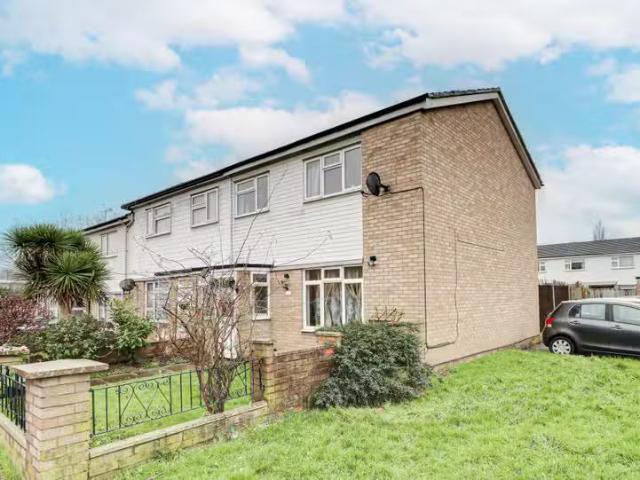New 1 BA 3 bedroom end of terrace house for rent in Kitchener.