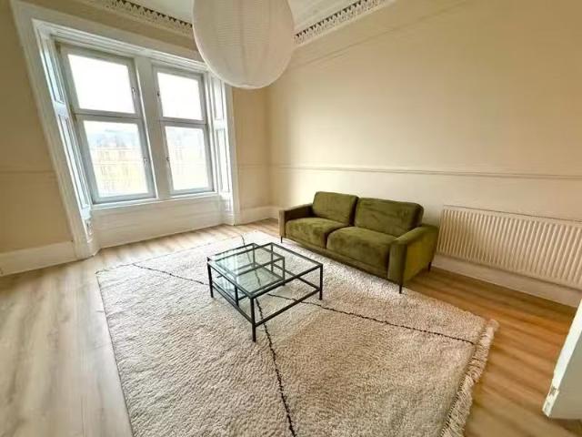 Rental! 1 BA 3 bedroom flat for rent in 3/1 350 Allison Street.