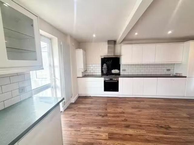 Just in! 1 BA 3 bedroom house for rent in Clare Road, Speedwel.
