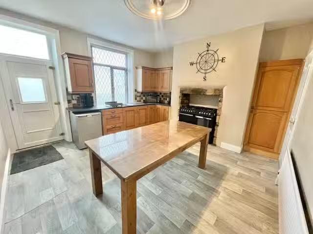 Cheap 1 BA 3 bedroom house for rent in Haworth Road, Allerton.