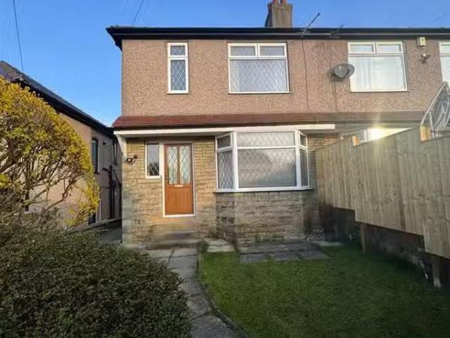 Rental! 1 BA 3 bedroom house for rent in Kirk Lane, Halifax, HX3