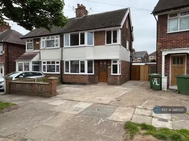 Cheap 1 BA 3 bedroom semi detached house for rent in Asterfeil.