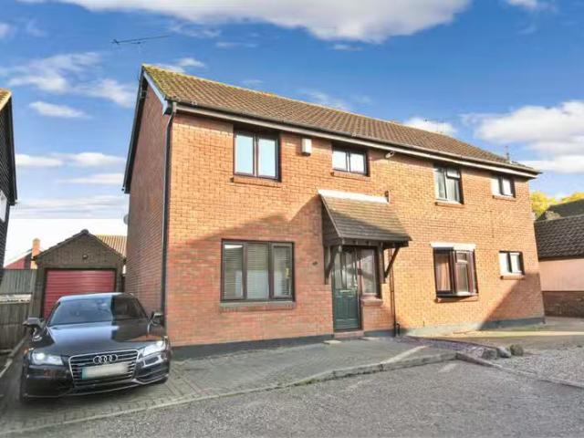 New 1 BA 3 bedroom semi detached house for rent in Barlows Rea.