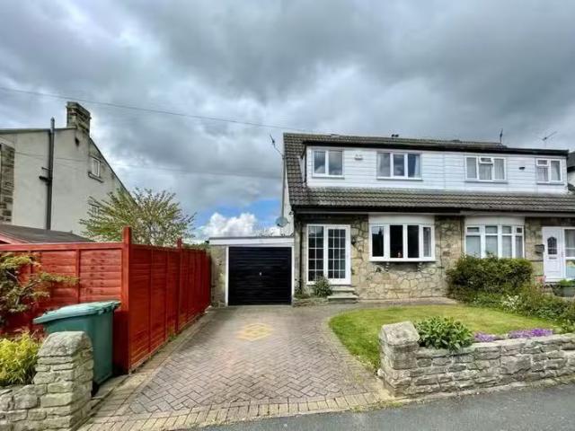 Just in! 1 BA 3 bedroom semi detached house for rent in Daisy.