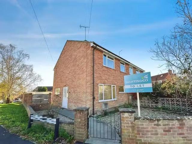 Charming 1 BA 3 bedroom semi detached house for rent in King S.