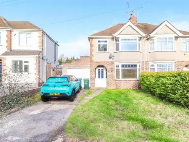 Nice 1 BA 3 bedroom semi detached house for rent in St Christi.