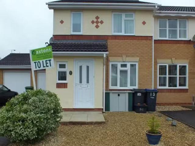 Nice 1 BA 3 bedroom semi detached house for rent in Stoke Hill.