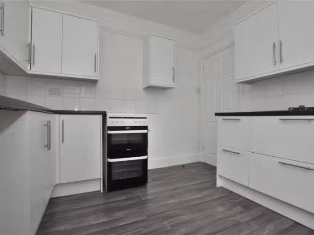 Unique 1 BA 3 bedroom semi detached house for rent in Regent S.