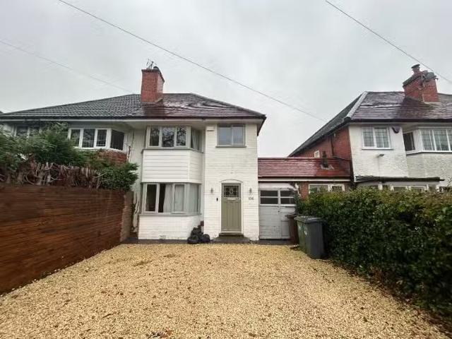 Nice 1 BA 3 bedroom semi detached house for rent in Widney Roa.