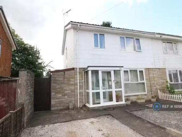Charming 1 BA 3 bedroom semi detached house for rent in Thimbl.