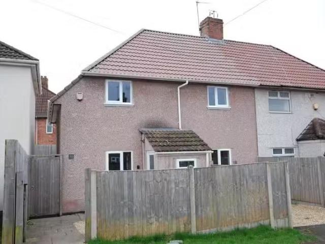 Unique 1 BA 3 bedroom Semi Detached House to rent, Heathcote R.
