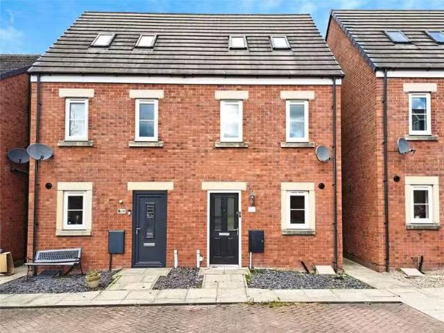 New 1 BA 3 bedroom Semi Detached House to rent, Scholars Green.