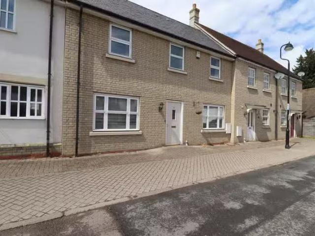 Nice 1 BA 3 bedroom terraced house for rent in North Street, B.