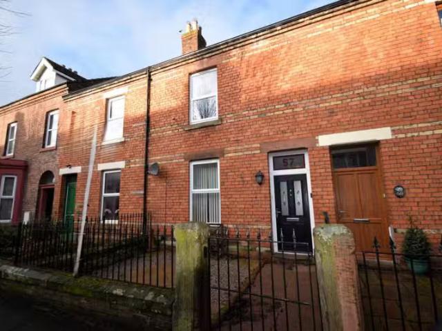 Nice 1 BA 3 bedroom terraced house for rent in Broad Street, C.